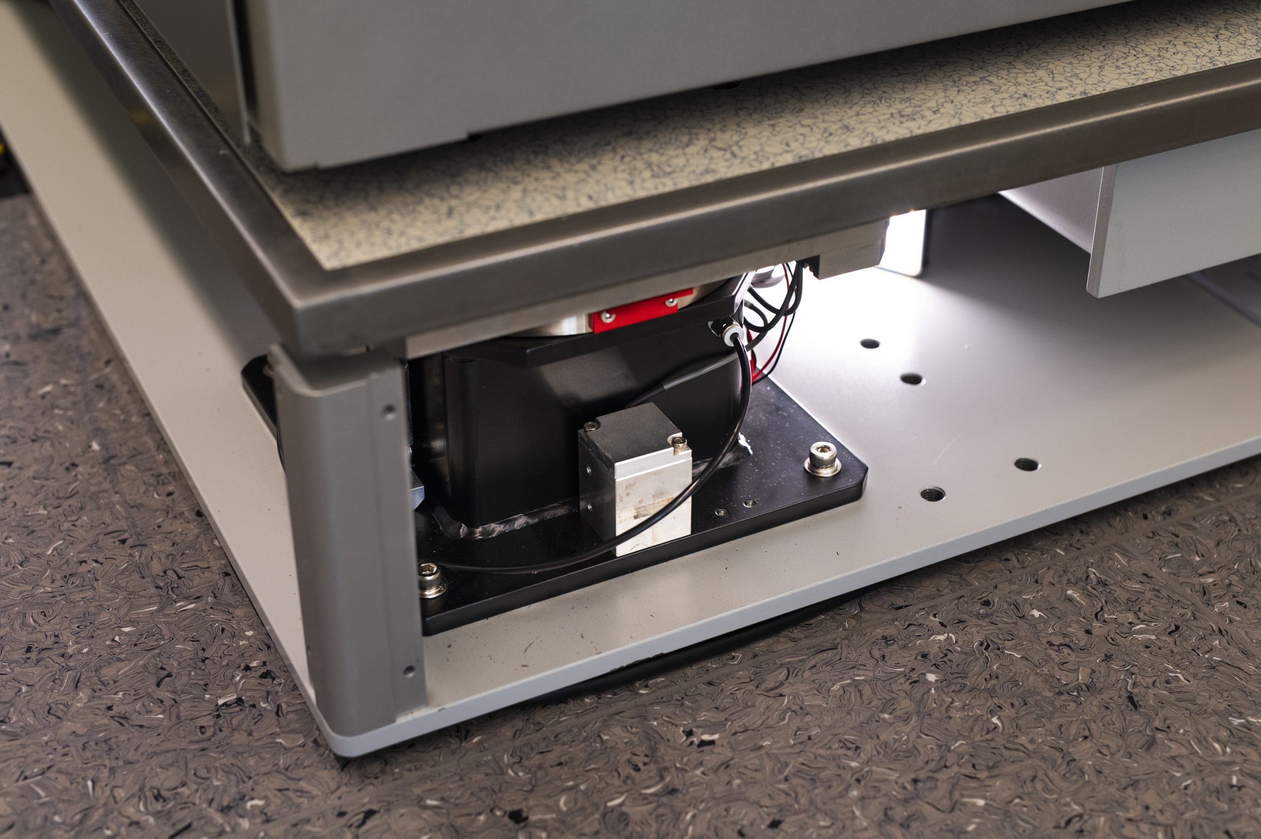 Daeil Systems DVIA-P | Semiconductor Vibration Isolation | VEC